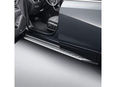 OEM GM 84245197 - Molded Assist Steps in Black